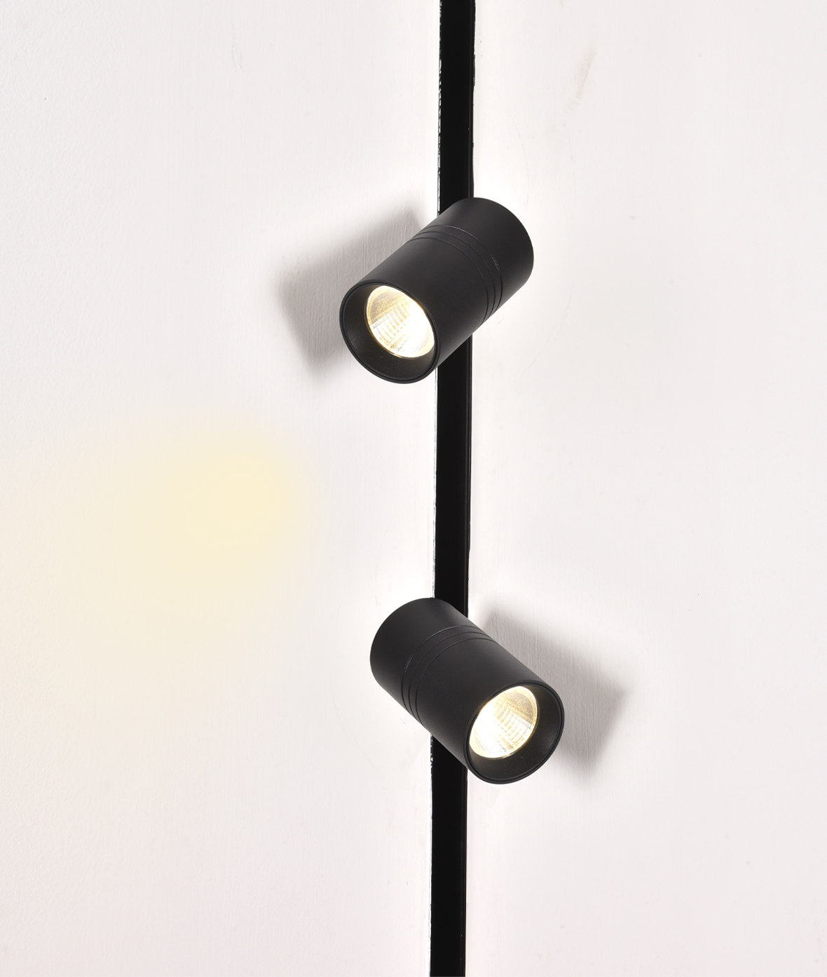 High Performance Round Black Magnetic Track Spot Light 12W A105 - Buy ...